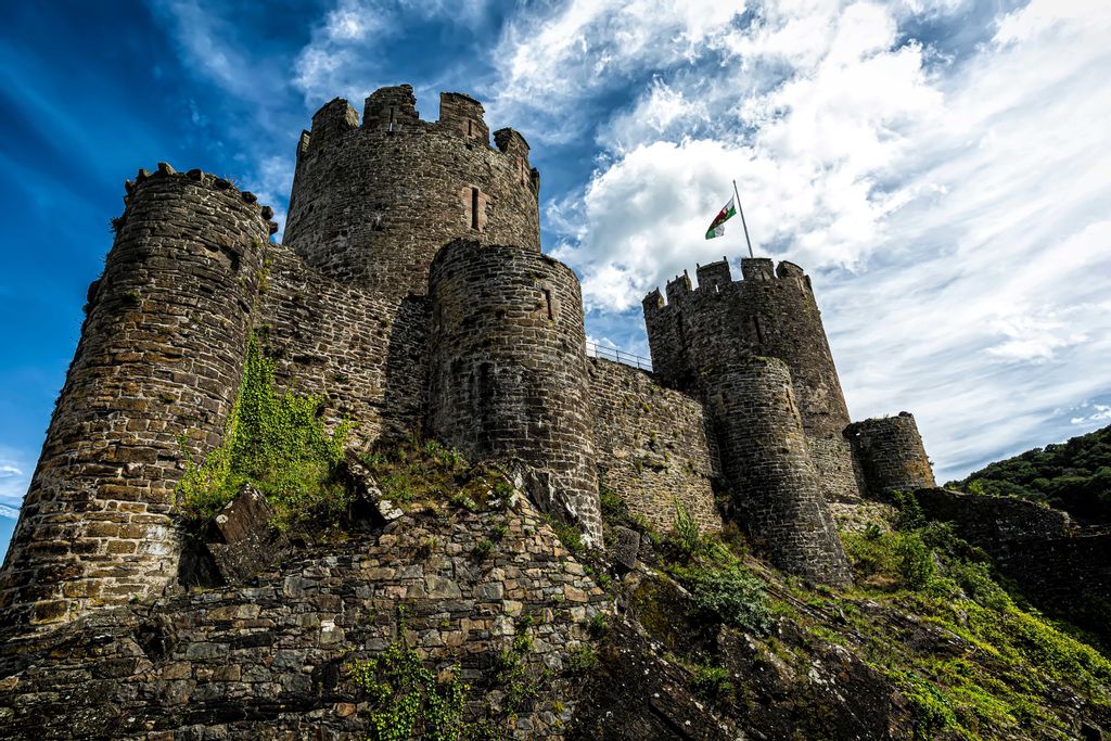 Conwy Private Tours & Local Tour Guides | GoWithGuide