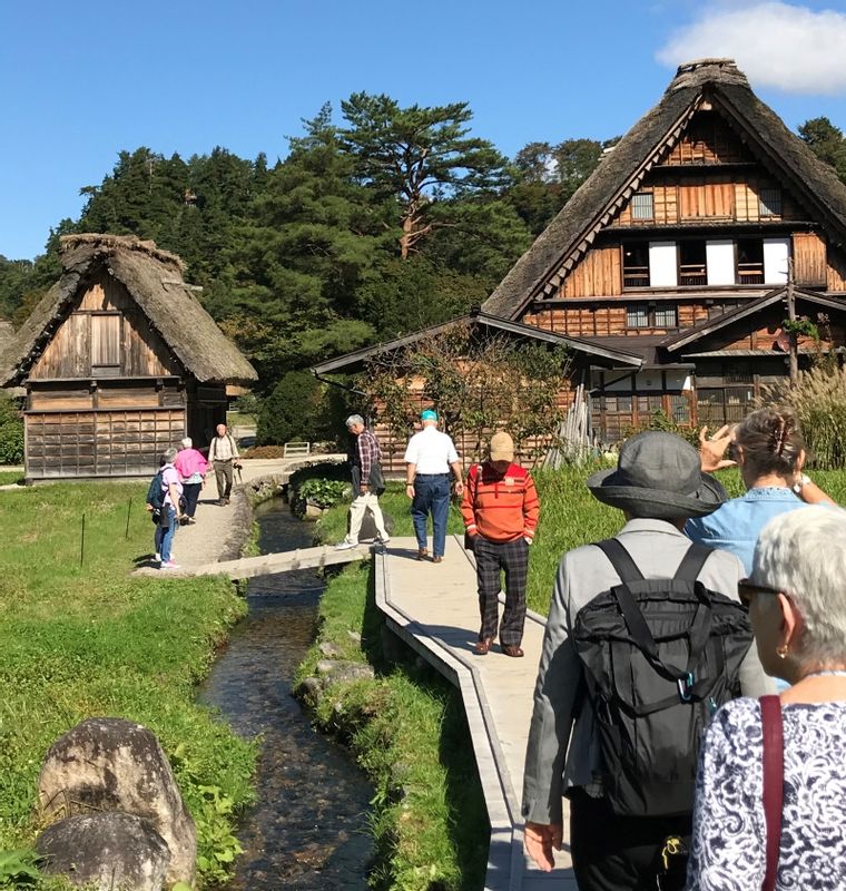 One-day-tour of Shirakawa-go - Shirakawago | GoWithGuide