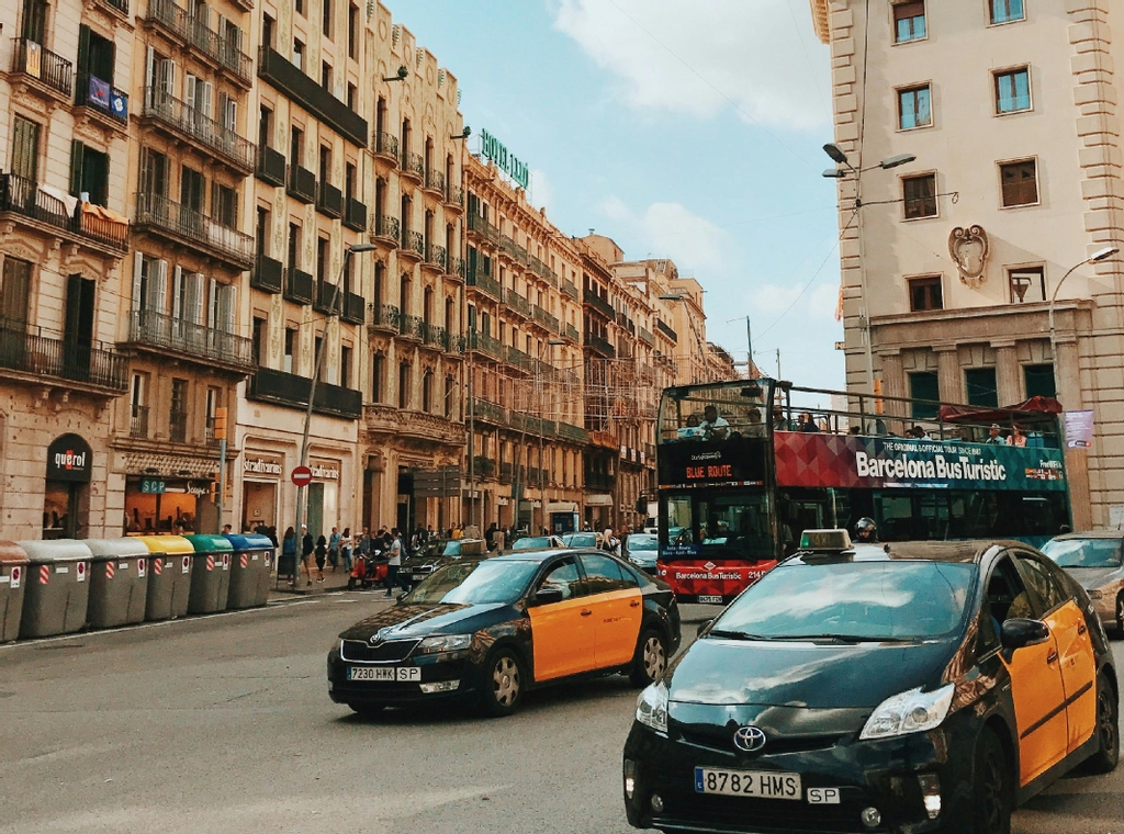 Tips for the Easiest Way to Get Around Barcelona [By a Professional ...