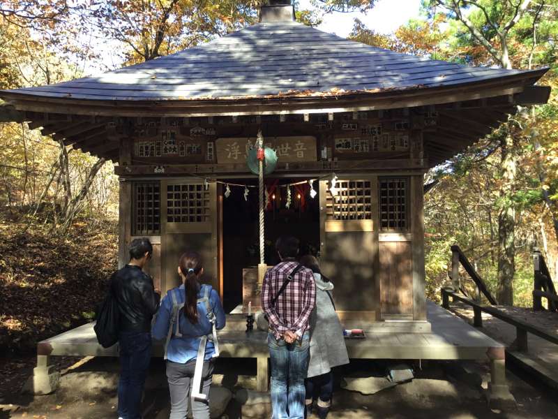 Fukiwarenotaki(Fall) in Gunma Prefecture | GoWithGuide